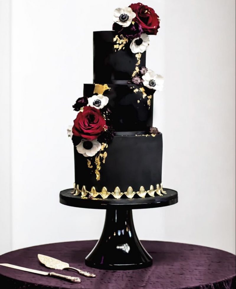 20+ Elegant Black Wedding Cake Designs - The Glossychic
