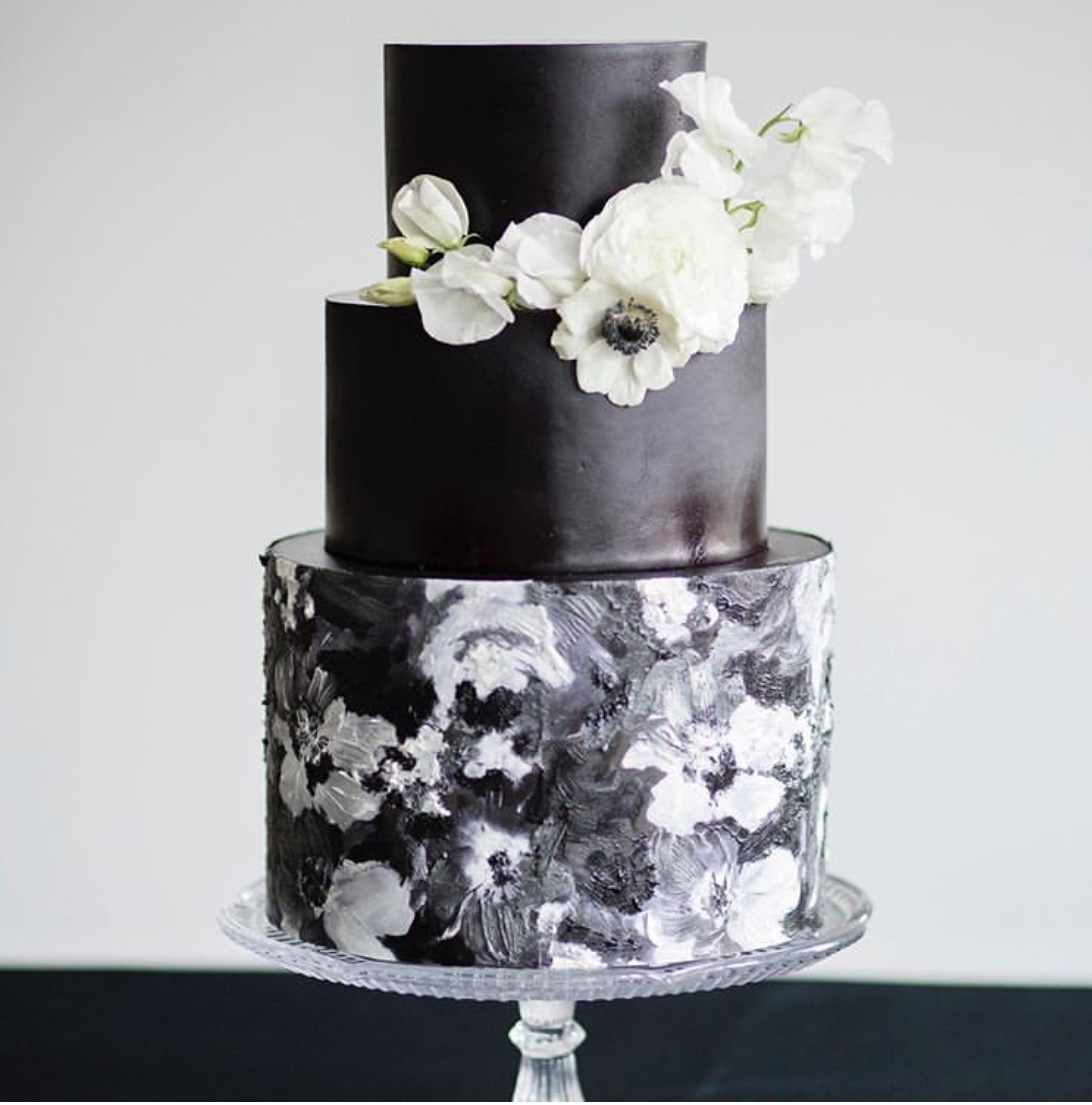 20+ Elegant Black Wedding Cake Designs - The Glossychic