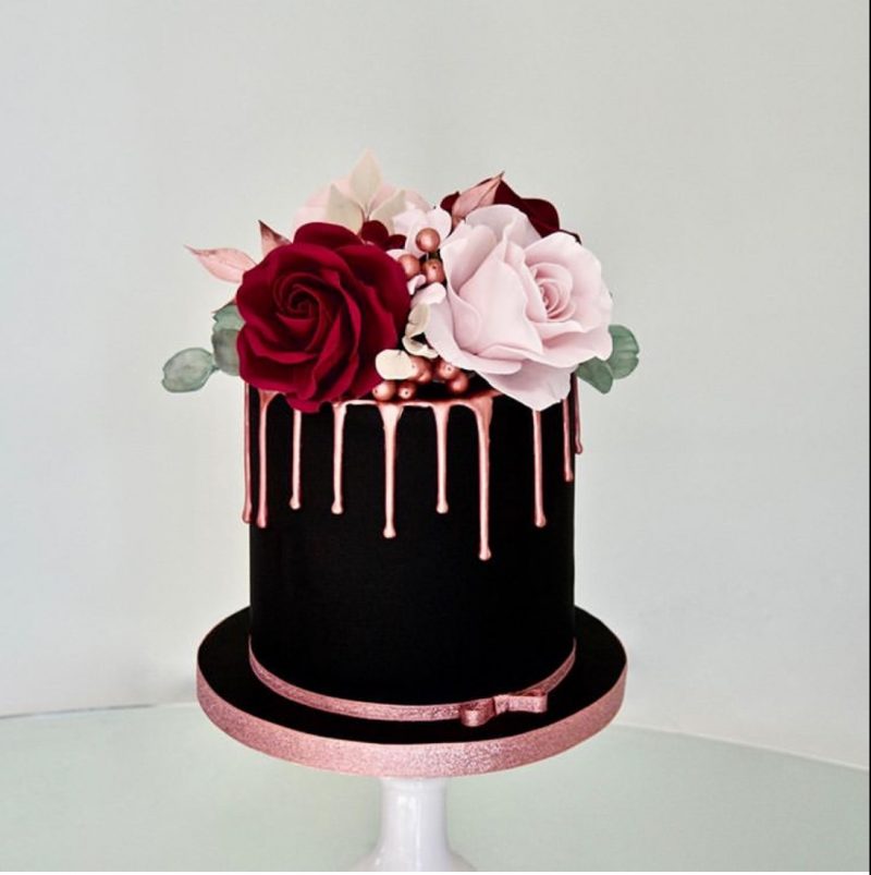 20+ Elegant Black Wedding Cake Designs - The Glossychic