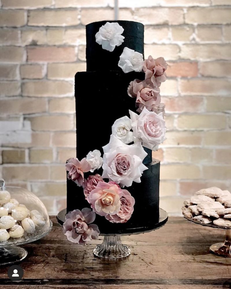 20+ Elegant Black Wedding Cake Designs - The Glossychic