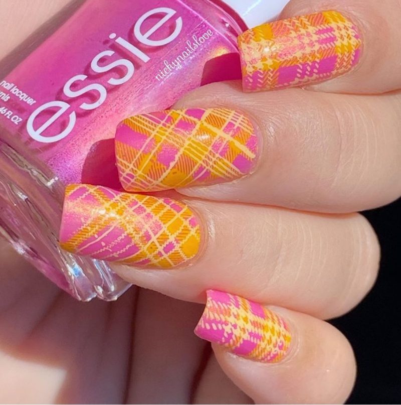 50+ Pretty Plaid Nails You'll Love - The Glossychic