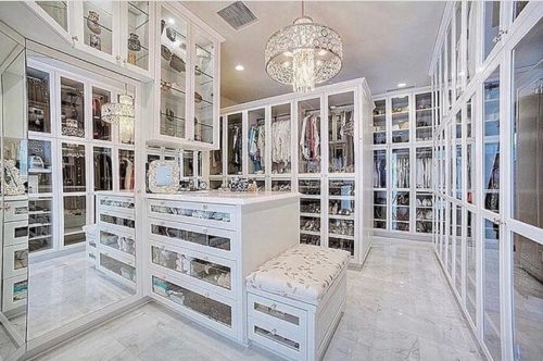 39 Dreamy Walk In Closet Ideas - The Glossychic
